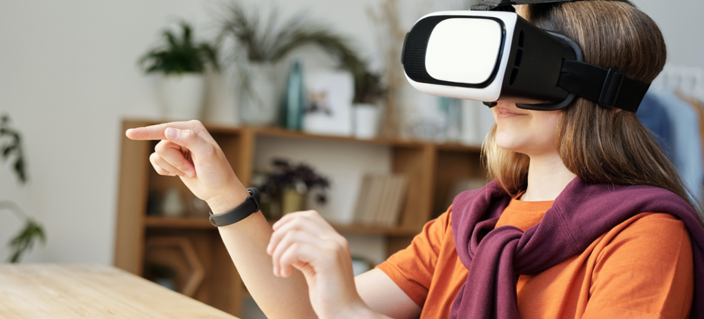 Augmented Reality: 13 Benefits for Effective Interactive Learning - Primed To Learn